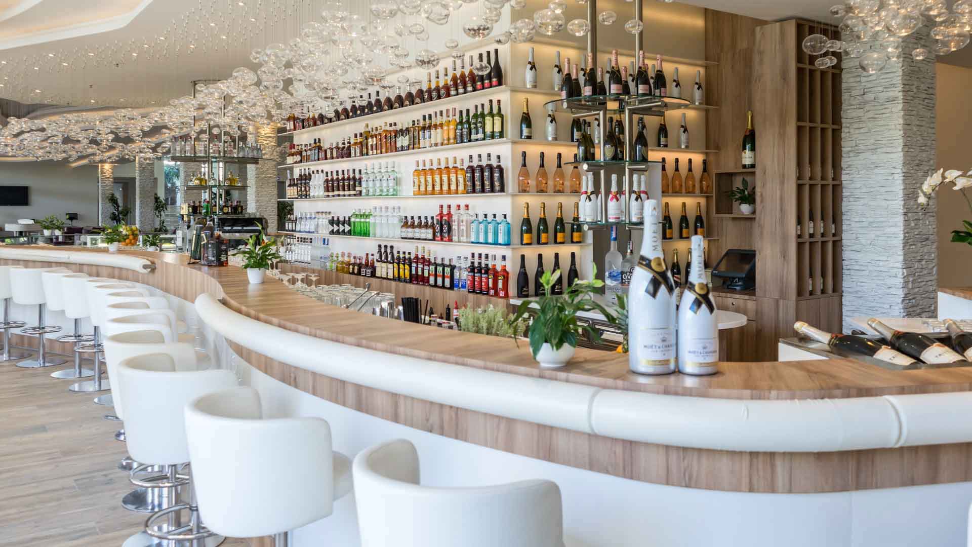 Lobby & Aperitif Bar Ivan