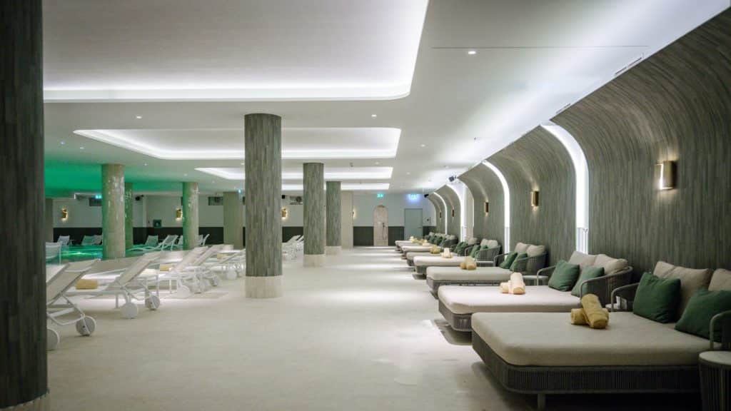 Pool zone - Amadria Park Official Web