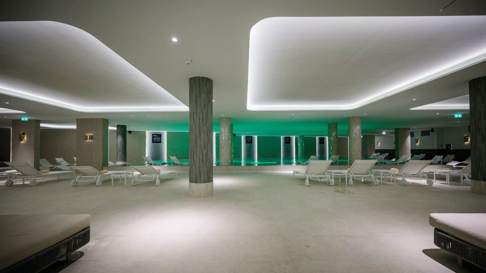 Pool zone - Amadria Park Official Web